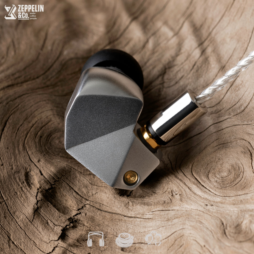 Final Audio B3 – Zeppelin & Co